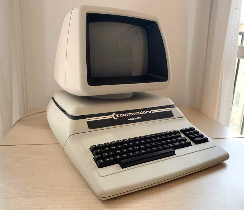 Shared post - Behold! The Commodore 8032-SK!
