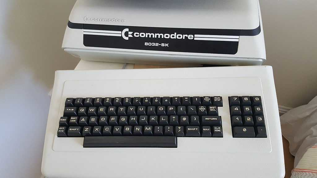 Shared post - Behold! The Commodore 8032-SK!